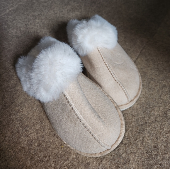 Shoes | Brand New Beige Plush House Slippers With Fake Fur | Poshmark